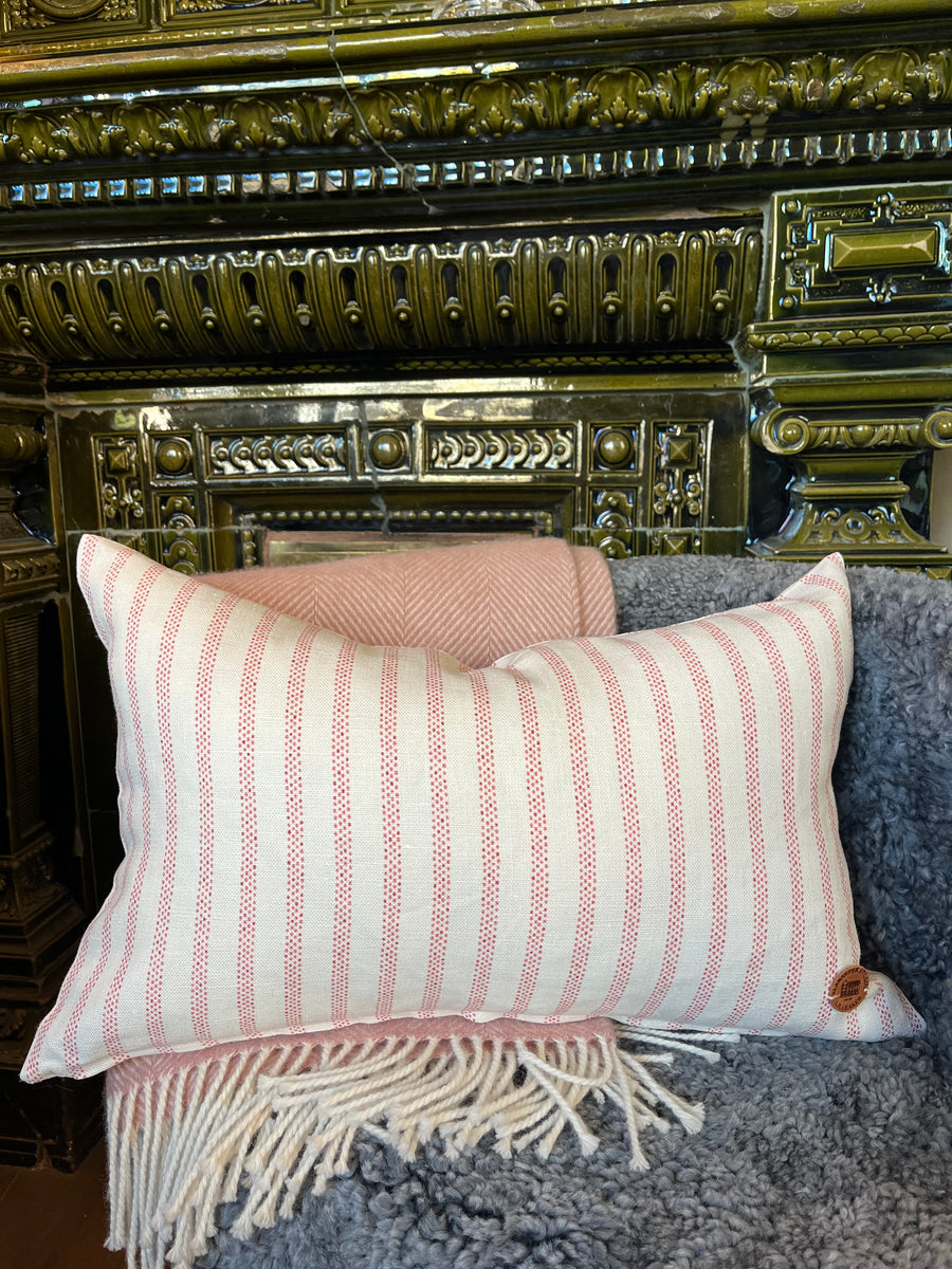 Helene Blanche pute, Polka Stripe Rouge 40x60 – Alabaster Studio